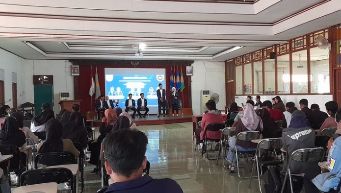 BEM GELAR DEBAT CAPRES-CAWAPRES 2023/2024